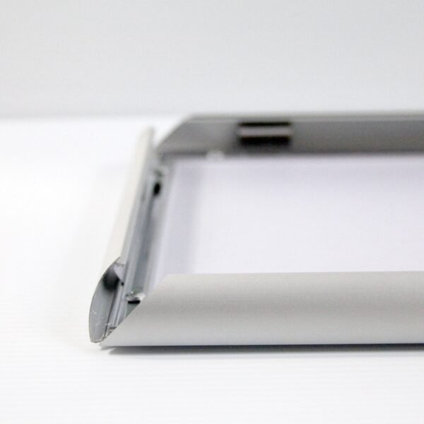 Easy Snap Frames Easy to use and quick changing Frames